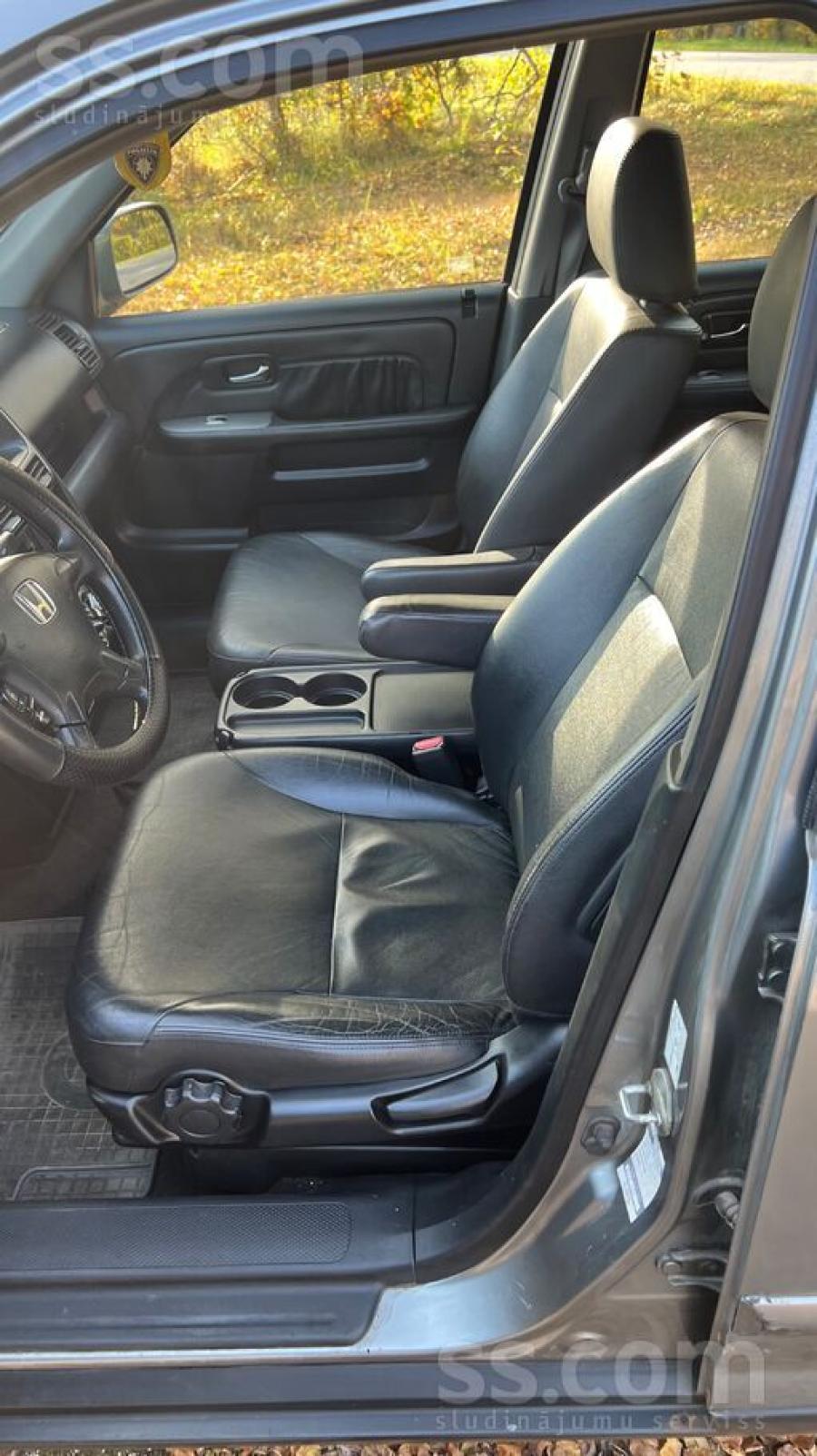 Grey Honda CR-V 2005 in Gulbene, with an engine capacity of 2.00 L and mileage of 200 thousand km for 1900 €, photo 18 on AUTOMOTO.COM.LV
