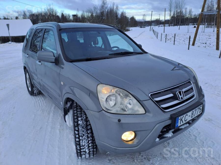 Pelēks Honda CR-V 2006 Alūksne, ar dzinēja tilpumu 2.20 L un nobraukumu 365 tūkst. km par 1770 €, foto 2 vietnē AUTOMOTO.COM.LV