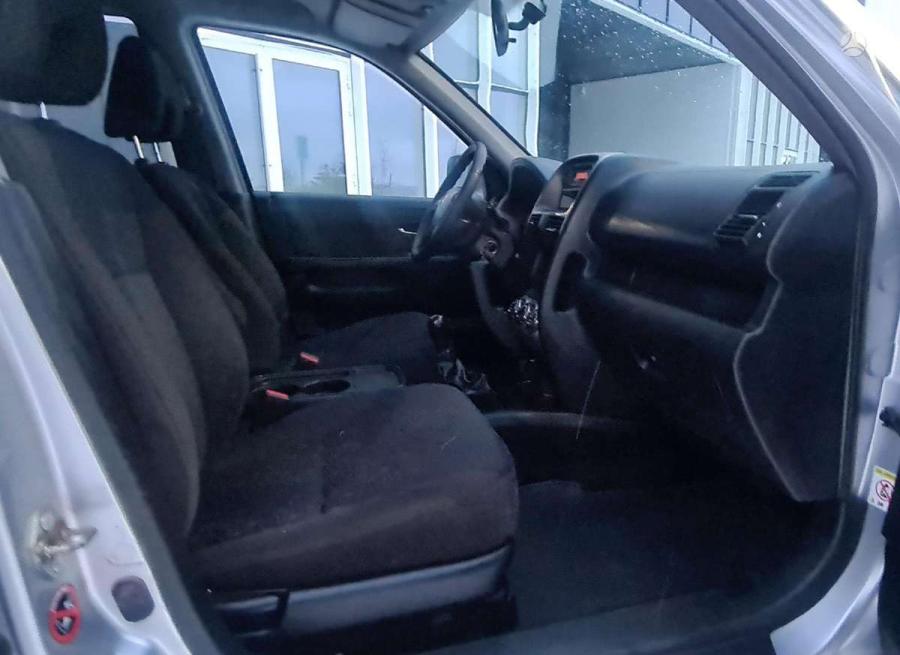 Pelēks Honda CR-V 2006 Viļņa, ar dzinēja tilpumu 2.20 L un nobraukumu 272 tūkst. km par 4850 €, foto 19 vietnē AUTOMOTO.COM.LV