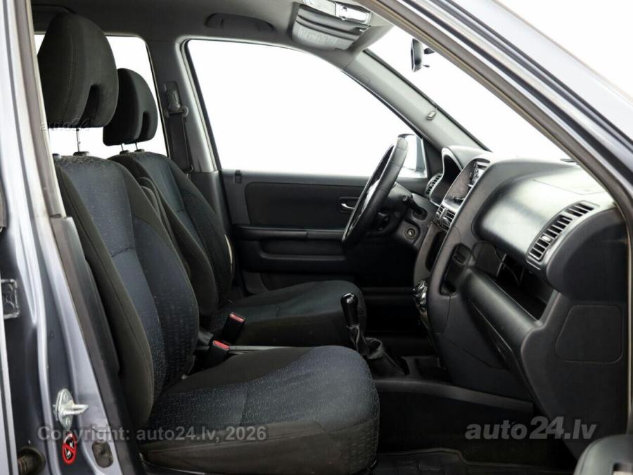 Pelēks Honda CR-V 2006 Tallina, ar dzinēja tilpumu 2.00 L un nobraukumu 472 tūkst. km par 999 €, foto 6 vietnē AUTOMOTO.COM.LV