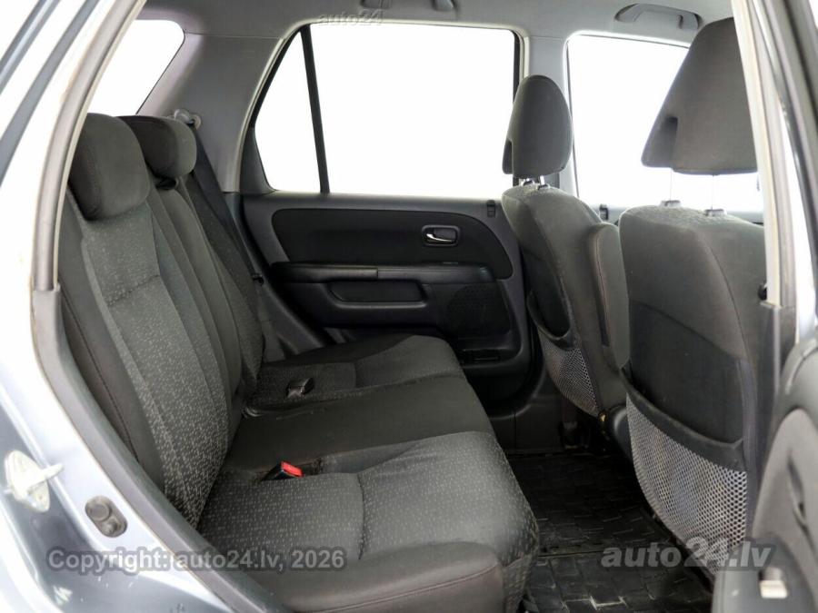 Pelēks Honda CR-V 2006 Tallina, ar dzinēja tilpumu 2.00 L un nobraukumu 472 tūkst. km par 999 €, foto 7 vietnē AUTOMOTO.COM.LV