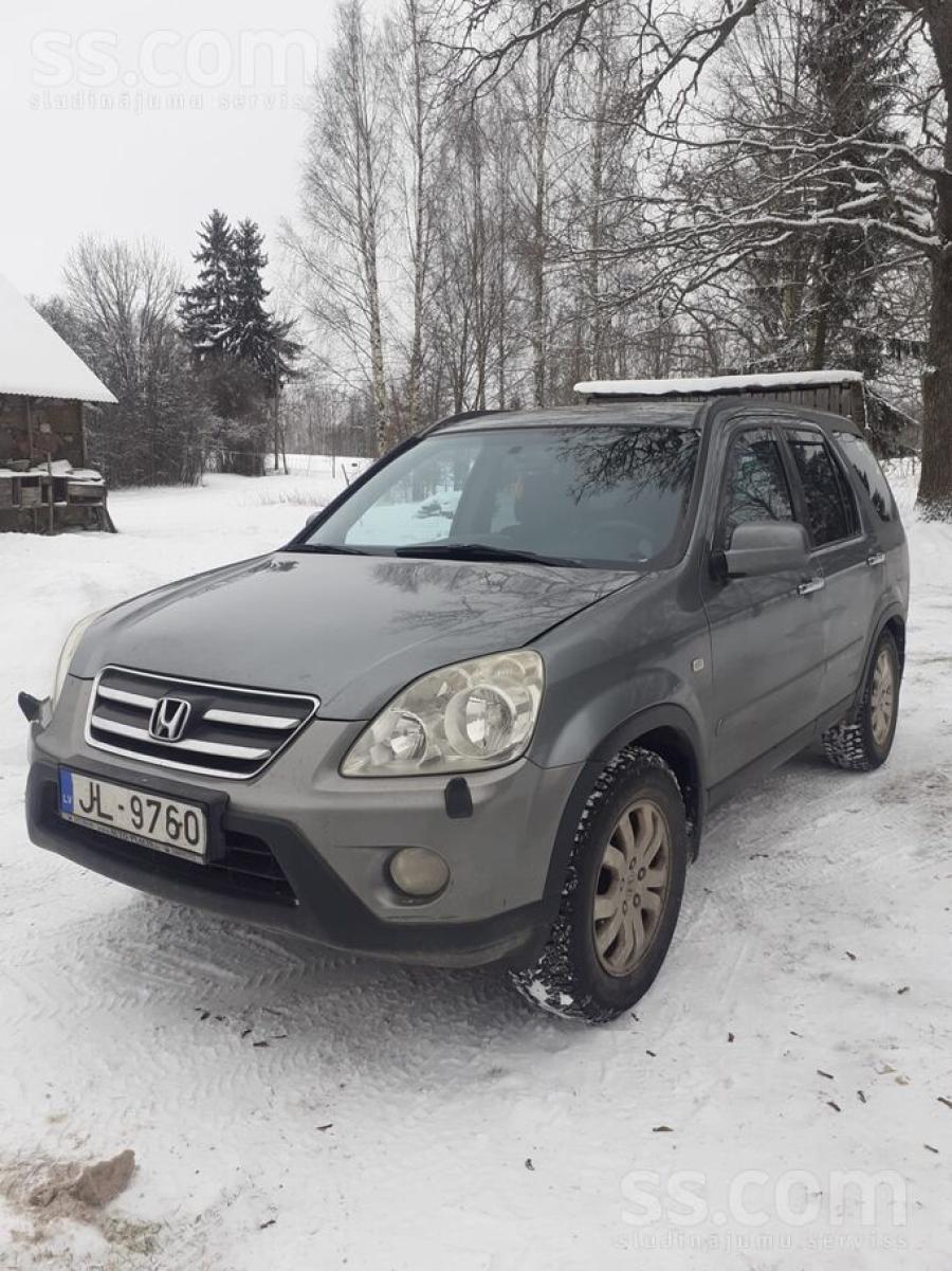 Grey Honda CR-V 2006 in Gulbene, with an engine capacity of 2.20 L and mileage of 261 thousand km for 2450 €, photo 2 on AUTOMOTO.COM.LV