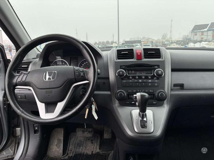 Pelēks Honda CR-V 2006 Marijampole, ar dzinēja tilpumu 2.00 L un nobraukumu 299 tūkst. km par 3150 €, foto 10 vietnē AUTOMOTO.COM.LV