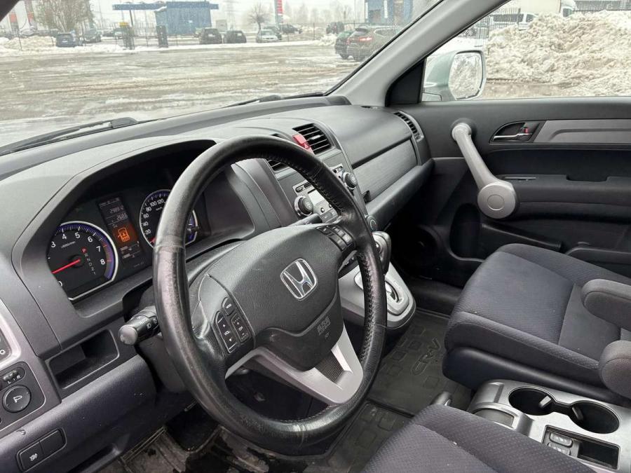 Pelēks Honda CR-V 2006 Marijampole, ar dzinēja tilpumu 2.00 L un nobraukumu 299 tūkst. km par 3150 €, foto 13 vietnē AUTOMOTO.COM.LV