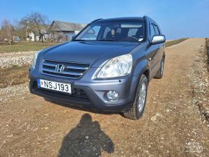 Pelēks Honda CR-V 2006 Alīta, ar dzinēja tilpumu 2.20 L un nobraukumu 330 tūkst. km par 2650 €, foto 2 vietnē AUTOMOTO.COM.LV