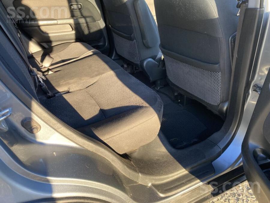 Pelēks Honda CR-V 2006 Rīga, ar dzinēja tilpumu 2.00 L un nobraukumu 204 tūkst. km par 2690 €, foto 7 vietnē AUTOMOTO.COM.LV