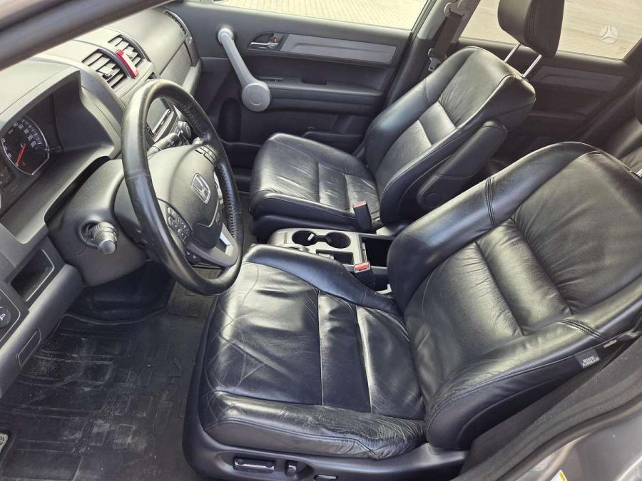 Pelēks Honda CR-V 2006 Marijampole, ar dzinēja tilpumu 2.00 L un nobraukumu 226 tūkst. km par 3950 €, foto 12 vietnē AUTOMOTO.COM.LV