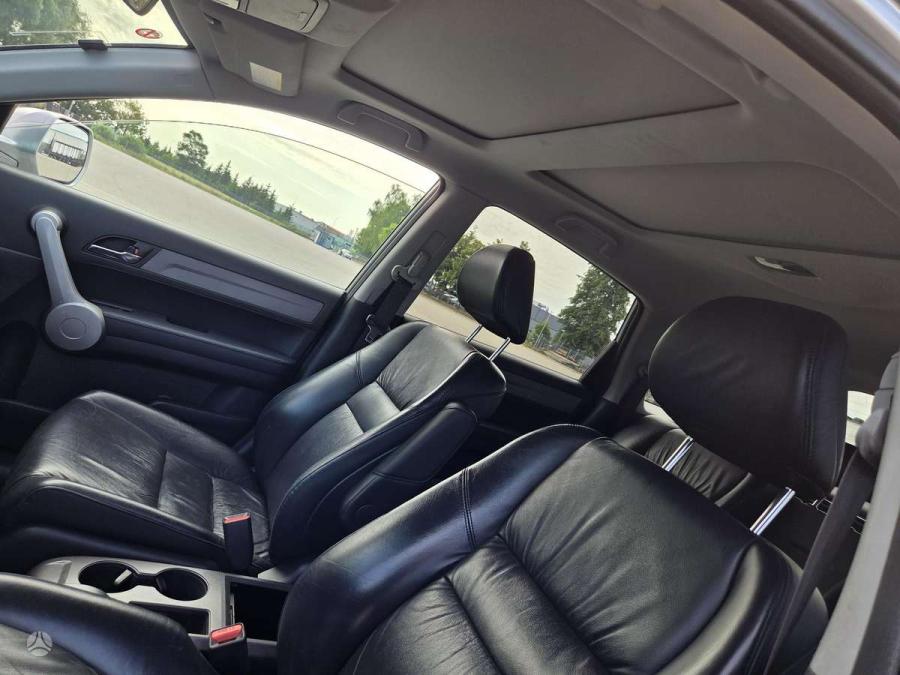 Pelēks Honda CR-V 2006 Marijampole, ar dzinēja tilpumu 2.00 L un nobraukumu 226 tūkst. km par 3950 €, foto 14 vietnē AUTOMOTO.COM.LV
