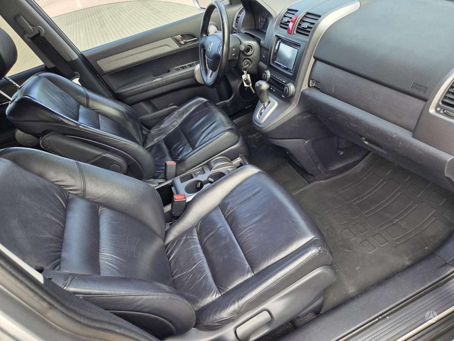 Pelēks Honda CR-V 2006 Marijampole, ar dzinēja tilpumu 2.00 L un nobraukumu 226 tūkst. km par 3950 €, foto 17 vietnē AUTOMOTO.COM.LV