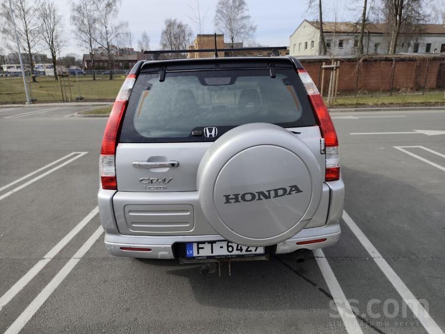 Pelēks Honda CR-V 2006 Rīga, ar dzinēja tilpumu 2.20 L un nobraukumu 317 tūkst. km par 1600 €, foto 1 vietnē AUTOMOTO.COM.LV