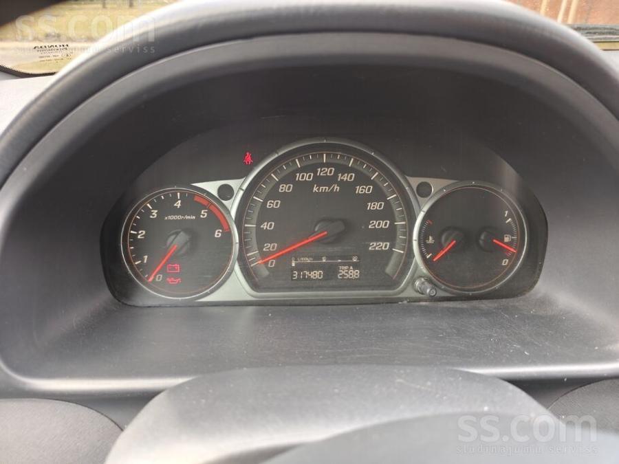 Pelēks Honda CR-V 2006 Rīga, ar dzinēja tilpumu 2.20 L un nobraukumu 317 tūkst. km par 1600 €, foto 3 vietnē AUTOMOTO.COM.LV