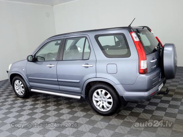 Grey Honda CR-V 2006 in Tallinn, with an engine capacity of 2.00 L and mileage of 404 thousand km for 1399 €, photo 4 on AUTOMOTO.COM.LV