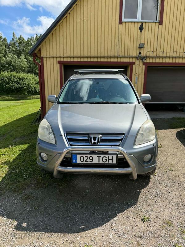 Grey Honda CR-V 2006 in Tallinn, with an engine capacity of 2.20 L and mileage of 365 thousand km for 1500 €, photo 1 on AUTOMOTO.COM.LV