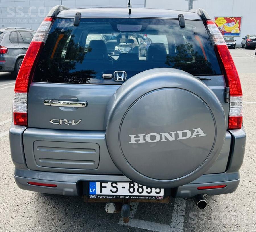 Grey Honda CR-V 2006 in Riga, with an engine capacity of 2.00 L and mileage of 404 thousand km for 2000 €, photo 4 on AUTOMOTO.COM.LV