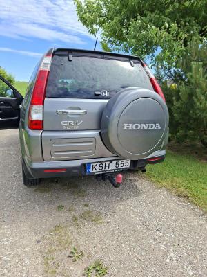 Pelēks Honda CR-V 2006 Alīta, ar dzinēja tilpumu 2.20 L un nobraukumu 304 tūkst. km par 4000 €, foto 4 vietnē AUTOMOTO.COM.LV
