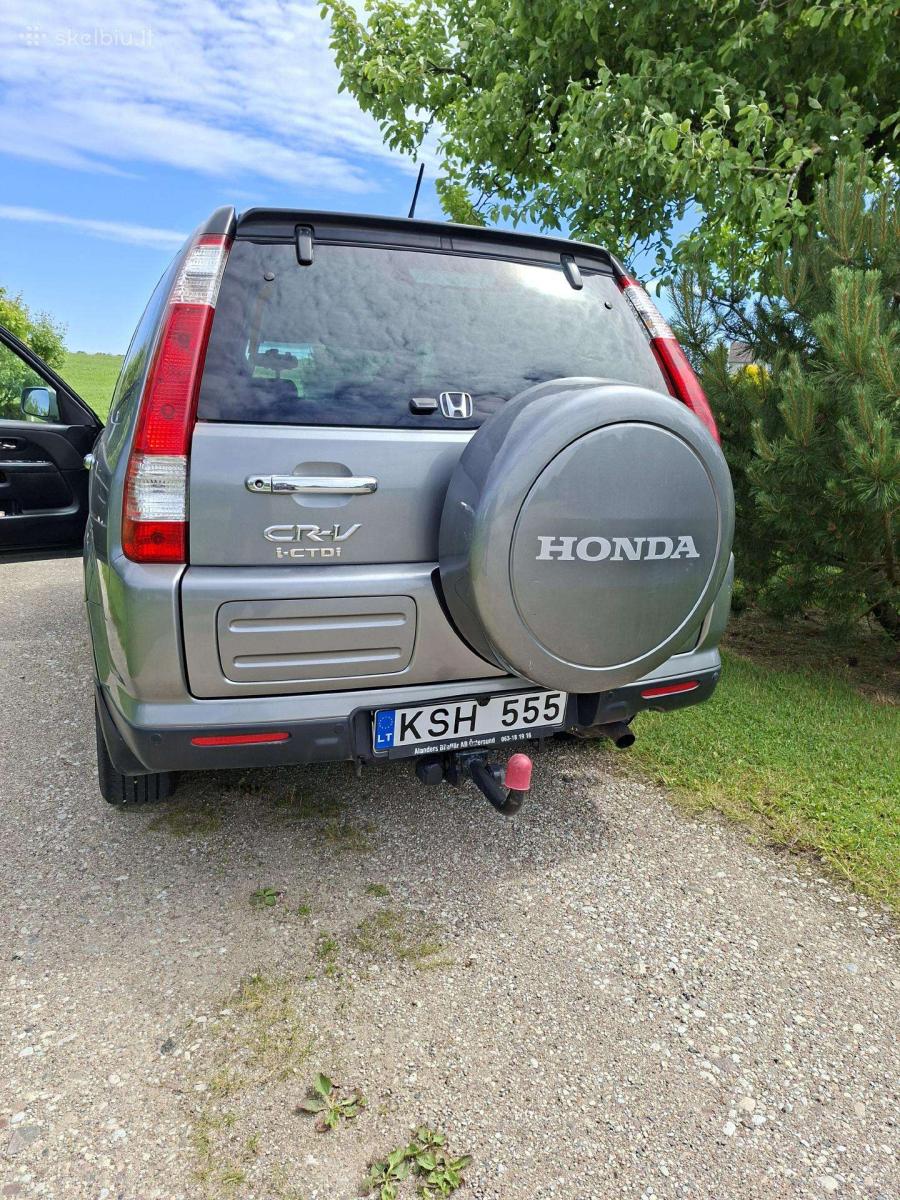 Pelēks Honda CR-V 2006 Alīta, ar dzinēja tilpumu 2.20 L un nobraukumu 304 tūkst. km par 4000 €, foto 4 vietnē AUTOMOTO.COM.LV