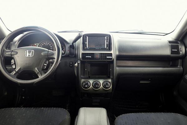 Grey Honda CR-V 2006 in Tallinn, with an engine capacity of 2.00 L and mileage of 193 thousand km for 1999 €, photo 5 on AUTOMOTO.COM.LV