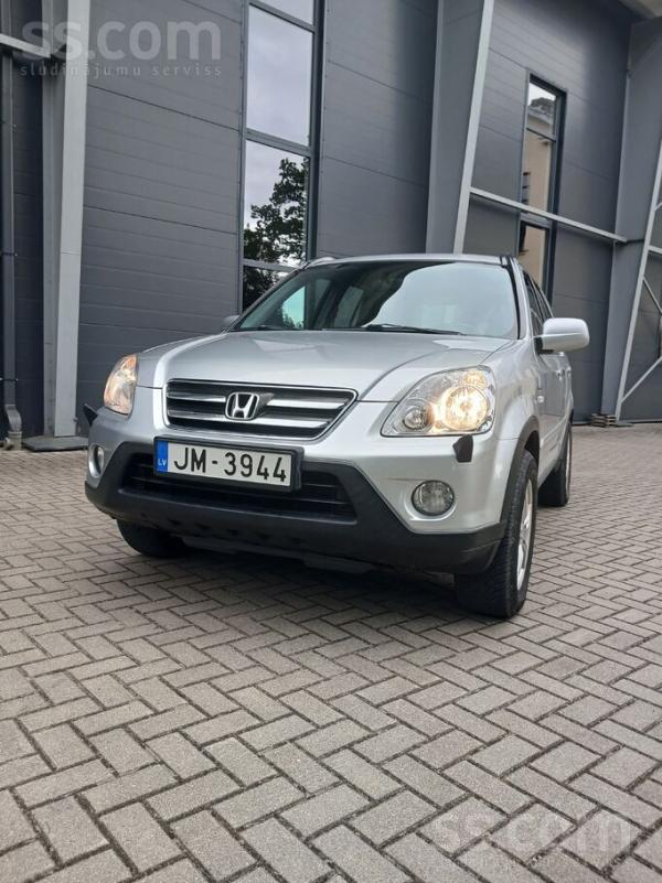Grey Honda CR-V 2006 in Talsi, with an engine capacity of 2.00 L and mileage of 225 thousand km for 2250 €, photo 1 on AUTOMOTO.COM.LV
