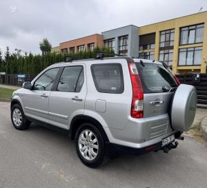 Pelēks Honda CR-V 2006 Viļņa, ar dzinēja tilpumu 2.00 L un nobraukumu 256 tūkst. km par 2250 €, foto 5 vietnē AUTOMOTO.COM.LV