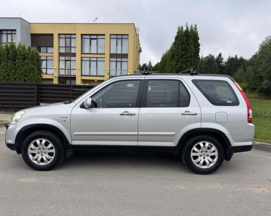 Pelēks Honda CR-V 2006 Viļņa, ar dzinēja tilpumu 2.00 L un nobraukumu 256 tūkst. km par 2250 €, foto 6 vietnē AUTOMOTO.COM.LV