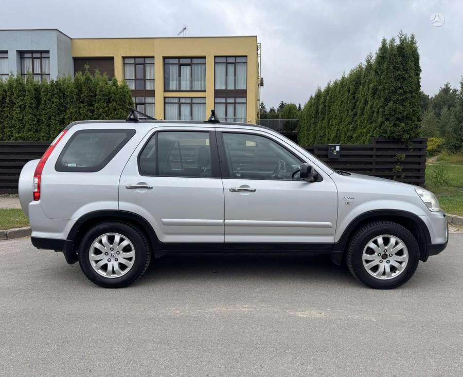 Pelēks Honda CR-V 2006 Viļņa, ar dzinēja tilpumu 2.00 L un nobraukumu 256 tūkst. km par 2250 €, foto 7 vietnē AUTOMOTO.COM.LV