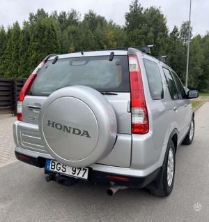 Pelēks Honda CR-V 2006 Viļņa, ar dzinēja tilpumu 2.00 L un nobraukumu 256 tūkst. km par 2250 €, foto 9 vietnē AUTOMOTO.COM.LV
