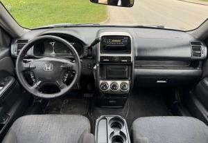 Pelēks Honda CR-V 2006 Viļņa, ar dzinēja tilpumu 2.00 L un nobraukumu 256 tūkst. km par 2250 €, foto 14 vietnē AUTOMOTO.COM.LV