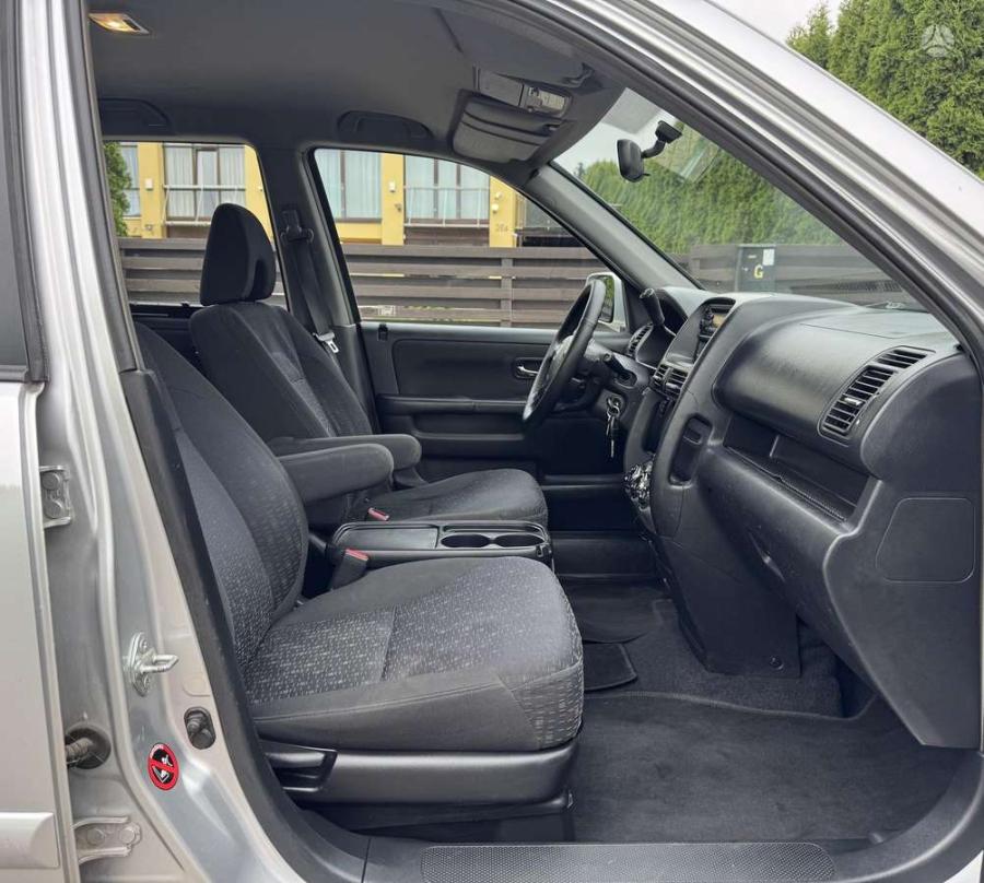 Pelēks Honda CR-V 2006 Viļņa, ar dzinēja tilpumu 2.00 L un nobraukumu 256 tūkst. km par 2250 €, foto 15 vietnē AUTOMOTO.COM.LV
