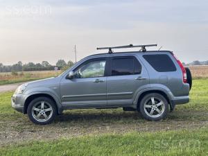 Grey Honda CR-V 2006 in Jekabpils, with an engine capacity of 2.20 L and mileage of 323 thousand km for 2650 €, photo 7 on AUTOMOTO.COM.LV