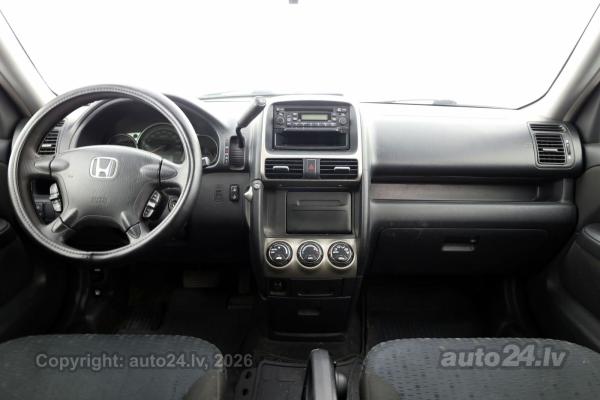 Grey Honda CR-V 2006 in Tallinn, with an engine capacity of 2.00 L and mileage of 257 thousand km for 1799 €, photo 6 on AUTOMOTO.COM.LV