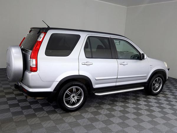 Honda CR-V 2006 Tallina vietnē Pelēks Honda CR-V 2006 Tallina, ar dzinēja tilpumu 2.00 L un nobraukumu 257 tūkst. km par 1799 €, foto 4 vietnē AUTOMOTO.COM.LV