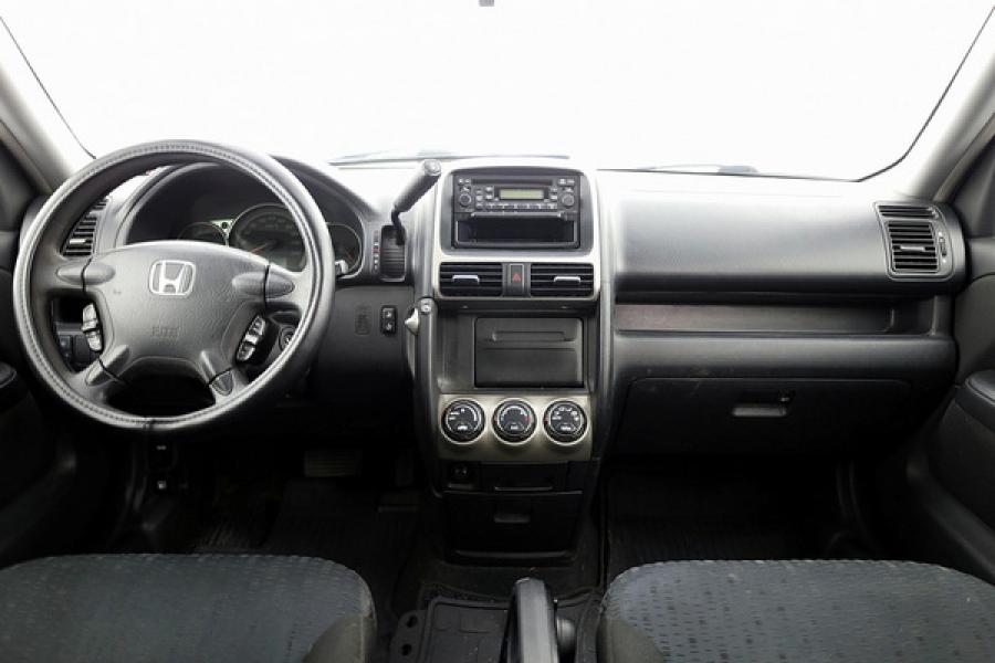Pelēks Honda CR-V 2006 Tallina, ar dzinēja tilpumu 2.00 L un nobraukumu 257 tūkst. km par 1799 €, foto 6 vietnē AUTOMOTO.COM.LV