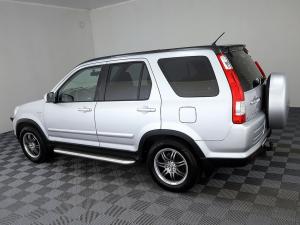 Pelēks Honda CR-V 2006 Tallina, ar dzinēja tilpumu 2.00 L un nobraukumu 257 tūkst. km par 1799 €, foto 12 vietnē AUTOMOTO.COM.LV