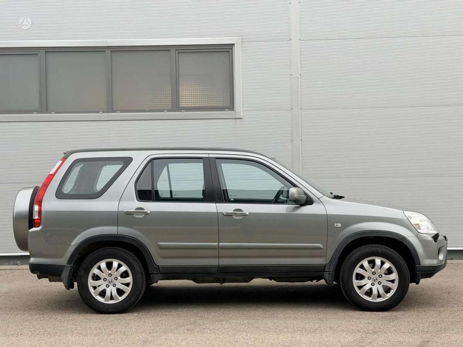 Pelēks Honda CR-V 2006 Utena, ar dzinēja tilpumu 2.20 L un nobraukumu 391 tūkst. km par 3490 €, foto 10 vietnē AUTOMOTO.COM.LV