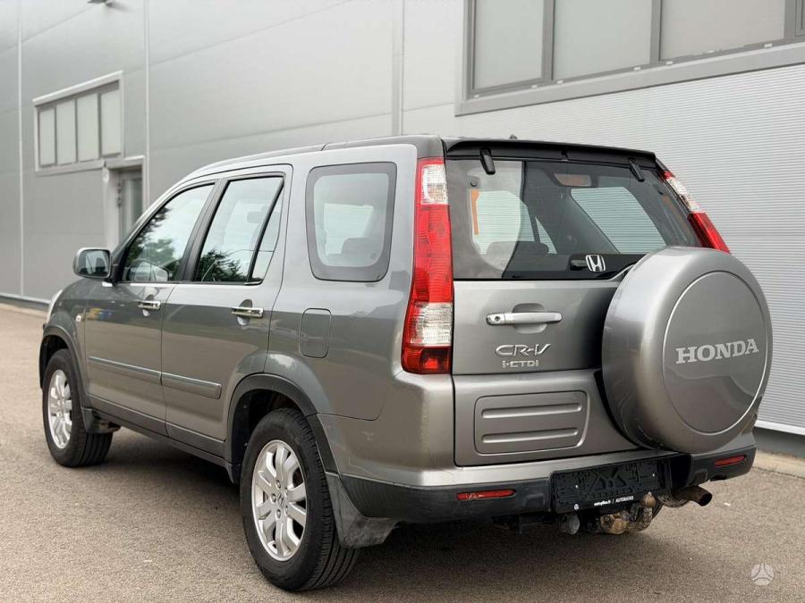 Pelēks Honda CR-V 2006 Utena, ar dzinēja tilpumu 2.20 L un nobraukumu 391 tūkst. km par 3490 €, foto 12 vietnē AUTOMOTO.COM.LV