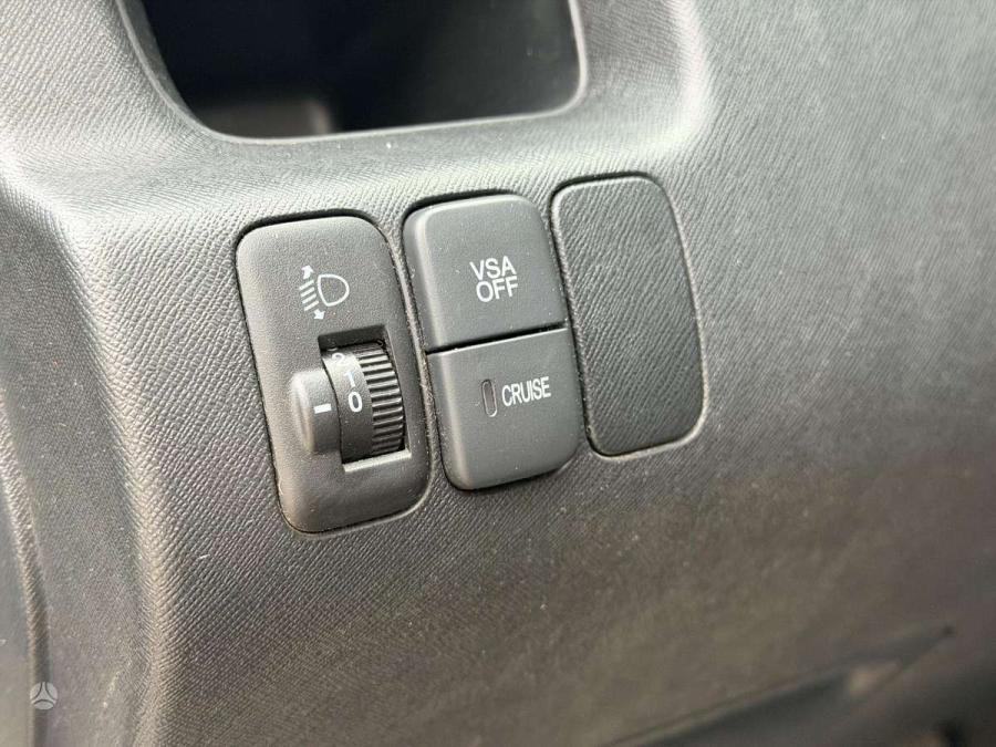 Pelēks Honda CR-V 2006 Utena, ar dzinēja tilpumu 2.20 L un nobraukumu 391 tūkst. km par 3490 €, foto 23 vietnē AUTOMOTO.COM.LV