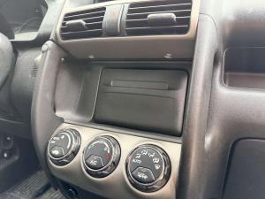 Pelēks Honda CR-V 2006 Utena, ar dzinēja tilpumu 2.20 L un nobraukumu 391 tūkst. km par 3490 €, foto 26 vietnē AUTOMOTO.COM.LV