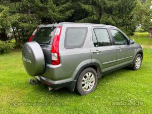 Pelēks Honda CR-V 2006 Jegeva, ar dzinēja tilpumu 2.00 L un nobraukumu 343 tūkst. km par 2999 €, foto 3 vietnē AUTOMOTO.COM.LV