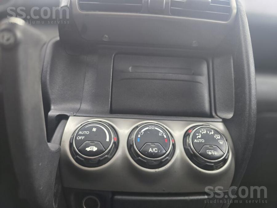 Grey Honda CR-V 2006 in Daugavpils, with an engine capacity of 2.20 L and mileage of 0 thousand km for 1499 €, photo 13 on AUTOMOTO.COM.LV