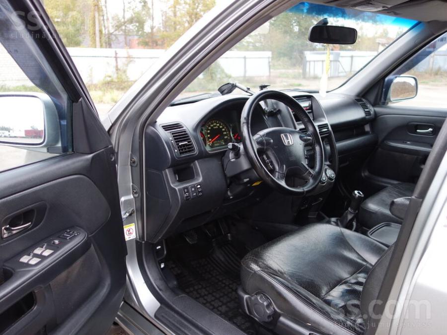 Pelēks Honda CR-V 2006 Rīga, ar dzinēja tilpumu 2.20 L un nobraukumu 323 tūkst. km par 2850 €, foto 6 vietnē AUTOMOTO.COM.LV