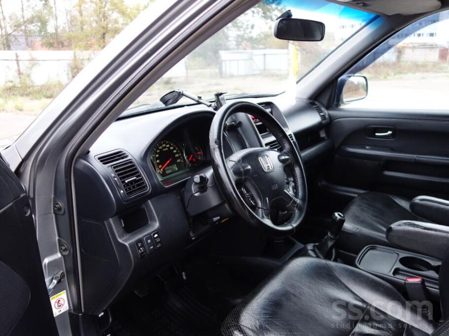 Pelēks Honda CR-V 2006 Rīga, ar dzinēja tilpumu 2.20 L un nobraukumu 323 tūkst. km par 2850 €, foto 7 vietnē AUTOMOTO.COM.LV