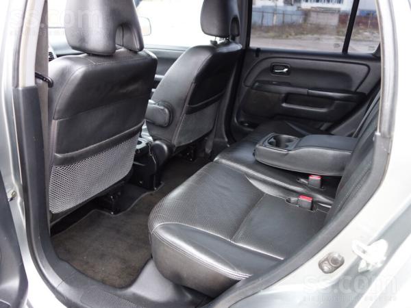Grey Honda CR-V 2006 in Riga, with an engine capacity of 2.20 L and mileage of 323 thousand km for 2850 €, photo 9 on AUTOMOTO.COM.LV