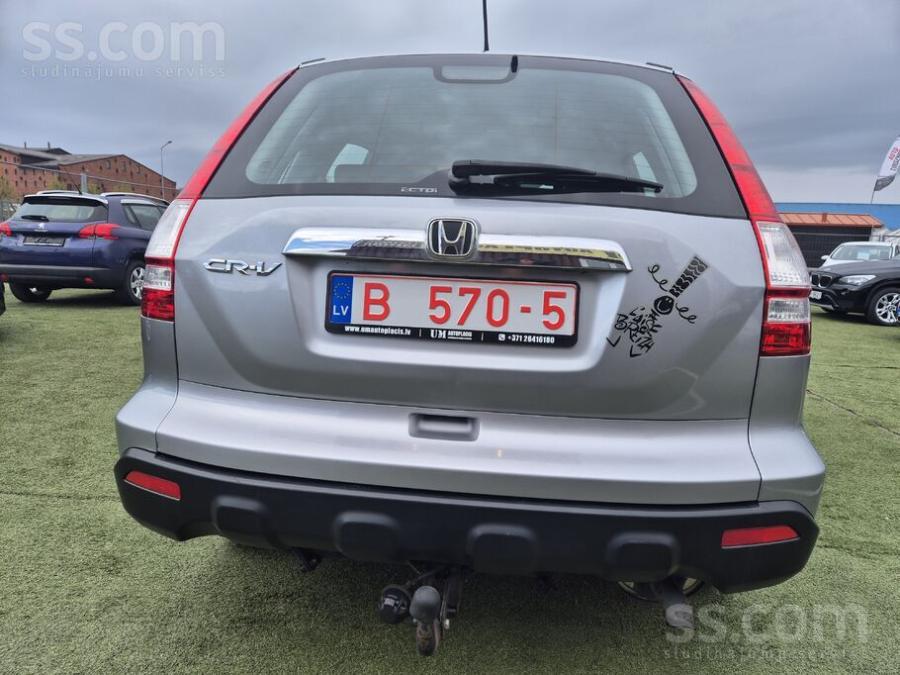 Pelēks Honda CR-V 2007 Liepāja, ar dzinēja tilpumu 2.20 L un nobraukumu 240 tūkst. km par 3400 €, foto 14 vietnē AUTOMOTO.COM.LV