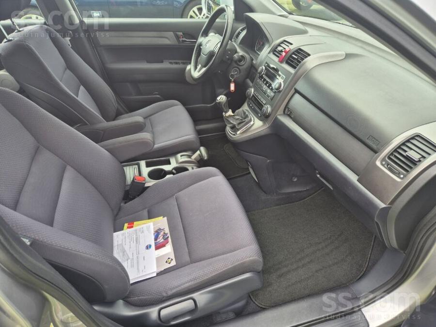 Pelēks Honda CR-V 2007 Liepāja, ar dzinēja tilpumu 2.20 L un nobraukumu 240 tūkst. km par 3400 €, foto 23 vietnē AUTOMOTO.COM.LV