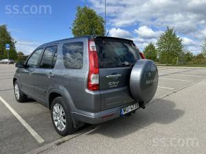 Grey Honda CR-V 2007 in Daugavpils, with an engine capacity of 2.20 L and mileage of 274 thousand km for 4500 €, photo 4 on AUTOMOTO.COM.LV