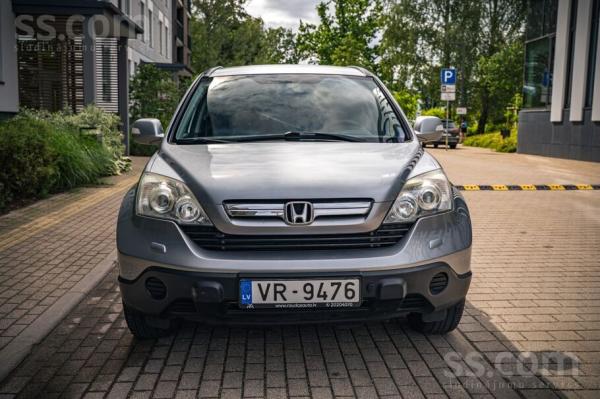 Pelēks Honda CR-V 2007 Rīga, ar dzinēja tilpumu 2.00 L un nobraukumu 277 tūkst. km par 700 €, foto 2 vietnē AUTOMOTO.COM.LV