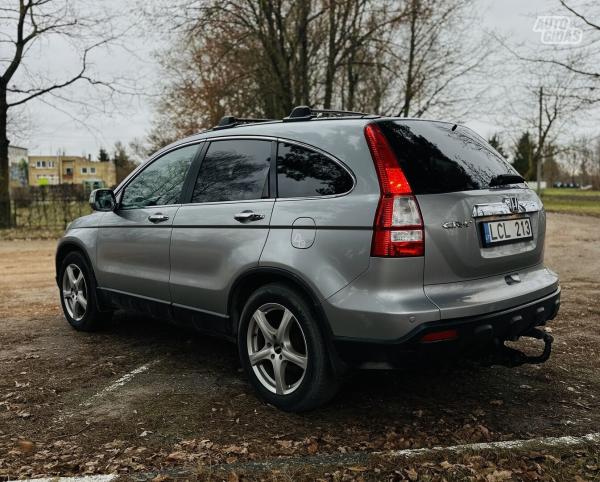 Grey Honda CR-V 2007 in Radviliskis, with an engine capacity of 2.20 L and mileage of 360 thousand km for 4500 €, photo 5 on AUTOMOTO.COM.LV