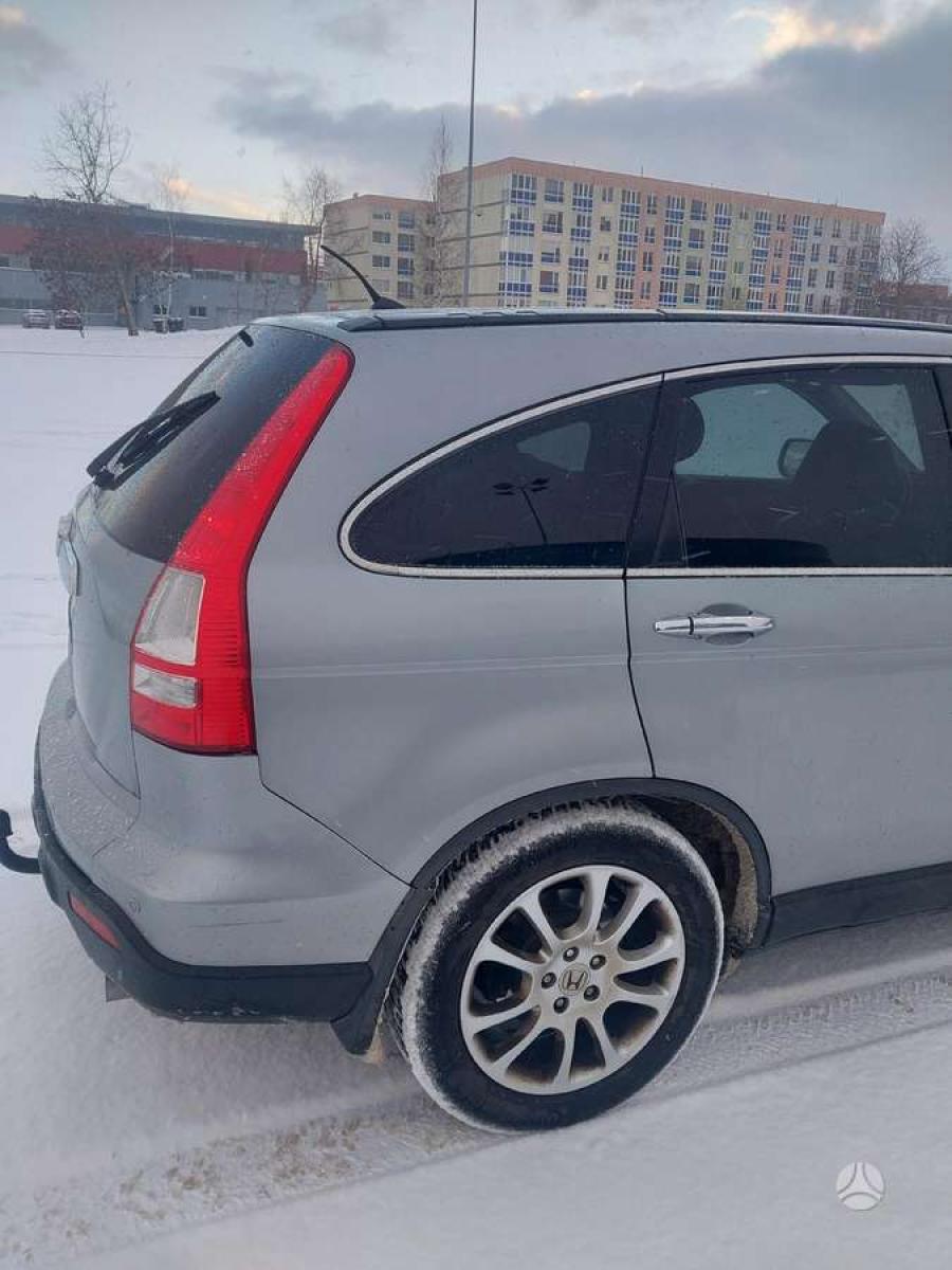 Pelēks Honda CR-V 2007 Šauļi, ar dzinēja tilpumu 2.00 L un nobraukumu 375 tūkst. km par 4000 €, foto 6 vietnē AUTOMOTO.COM.LV