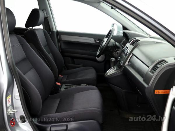 Grey Honda CR-V 2007 in Tallinn, with an engine capacity of 2.00 L and mileage of 139 thousand km for 4999 €, photo 6 on AUTOMOTO.COM.LV