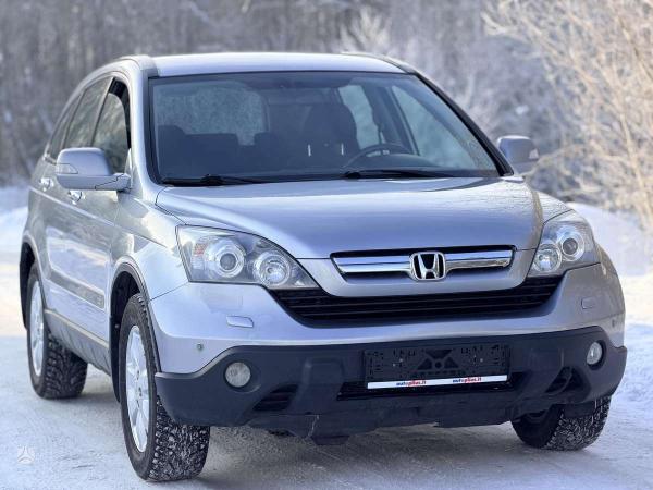 Grey Honda CR-V 2007 in Utena, with an engine capacity of 2.00 L and mileage of 318 thousand km for 4720 €, photo 3 on AUTOMOTO.COM.LV